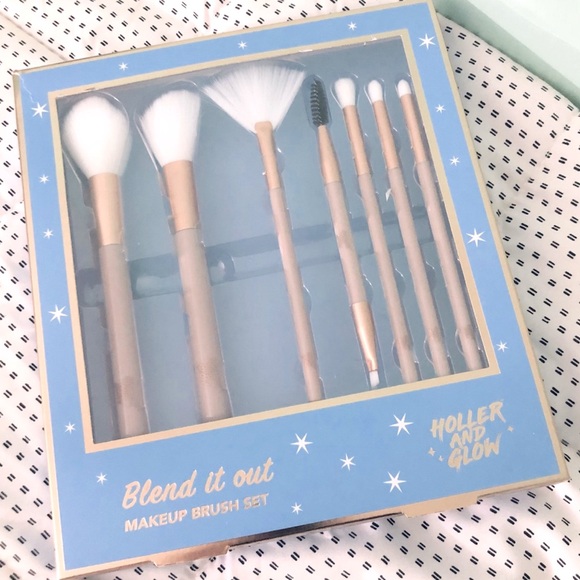 Holler and Glow | Makeup | Nwt Holler And Glow Makeup Brush Set ...